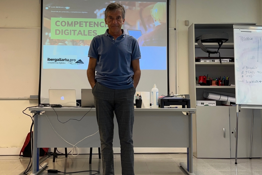 Competencias digitales: mini tutoriales básicos de Canva